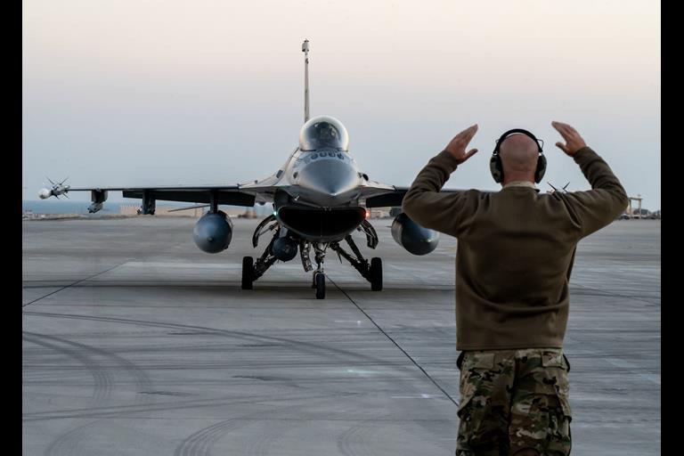 USAF tests rapid fighter deployment with Bahrain | News | Flight Global